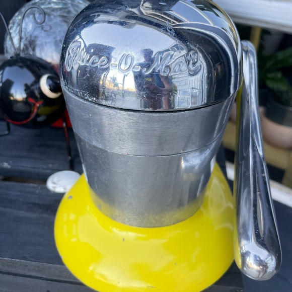 Juice o Matic | Kitchen | Vintage Chrome Juice O Mat Juicer Tilt Top ...